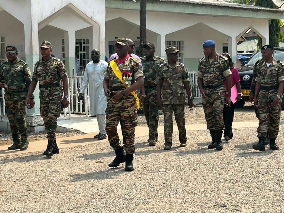 Hôpital militaire de Région N2 Douala: Le Général Ngolo Ngomba exhorte ...